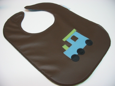 custom train bib | MallyDesigns.com